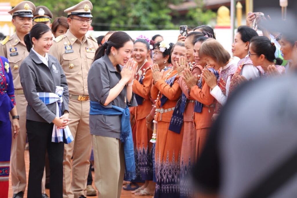 นายกรัฐมนตรี ลงพื้นที่จังหวัดนครพนม เยี่ยมชมนาหว้าโมเดล ต้นแบบชุมชน ...